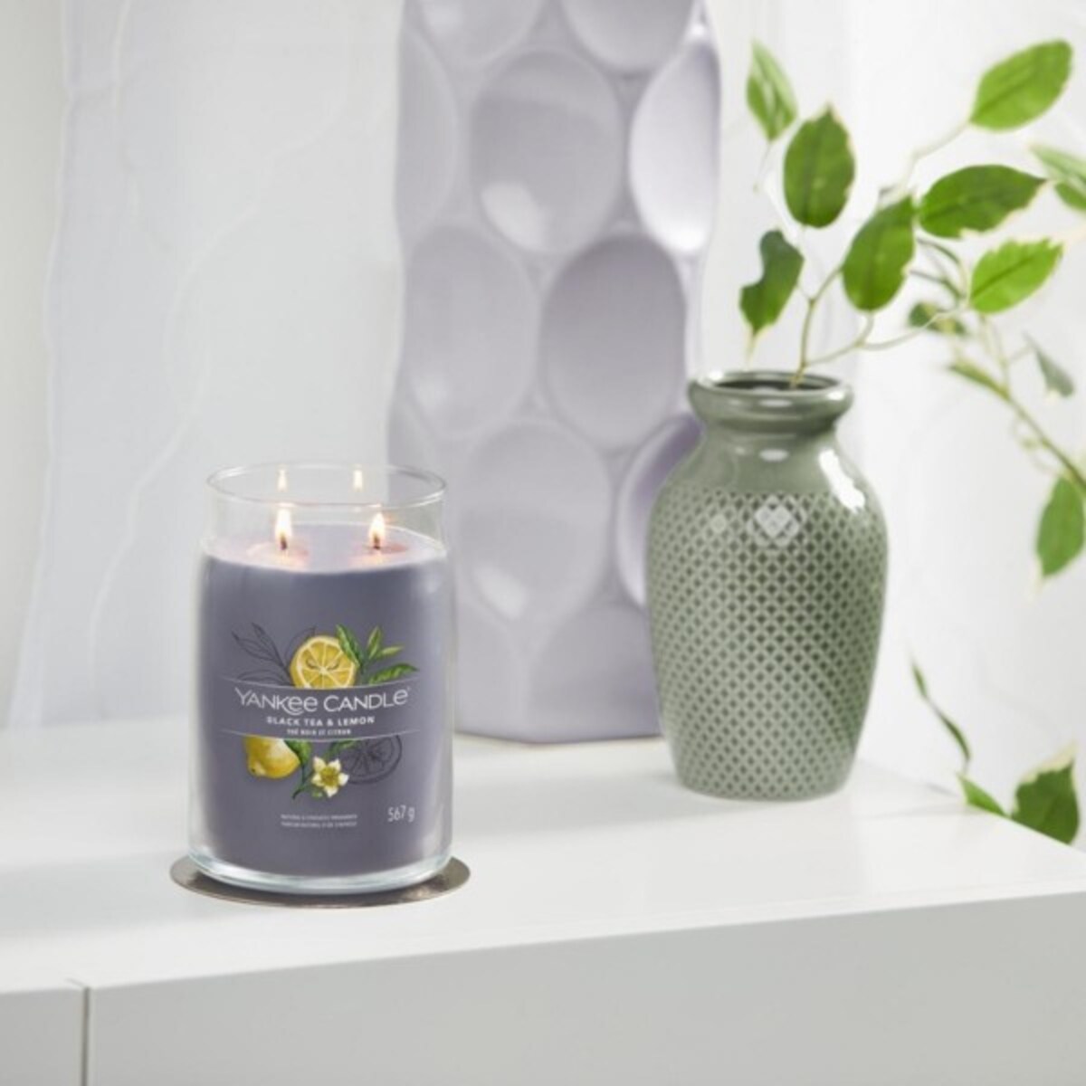 YC SIGNATURE – Świeca duża BLACK TEA & LEMON | home&you