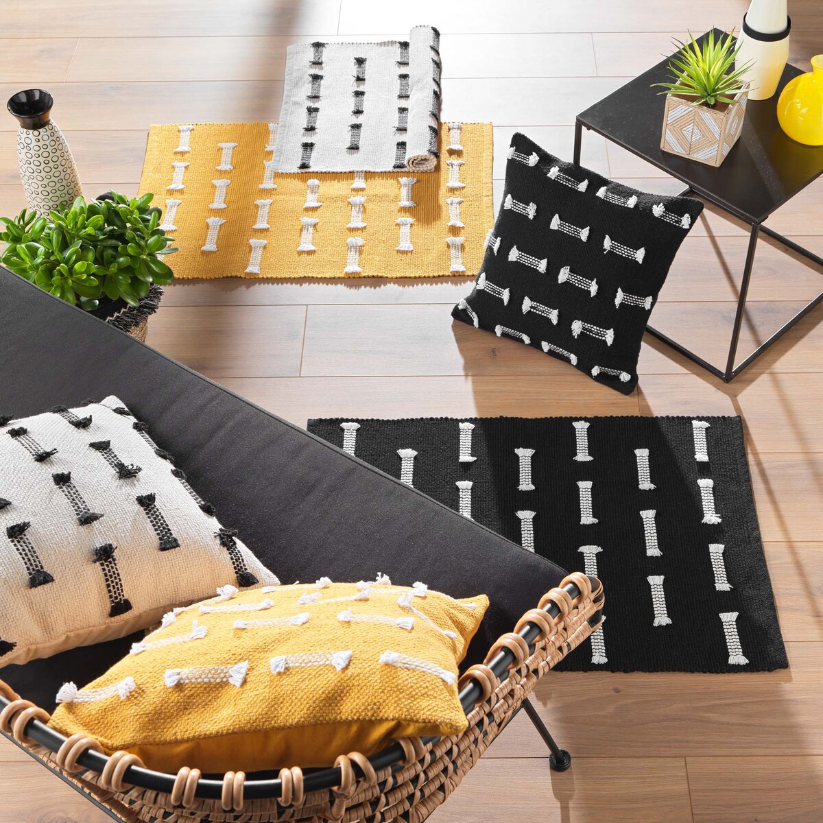 Poduszka dekoracyjna JULINE, 40 x 40 cm | home&you