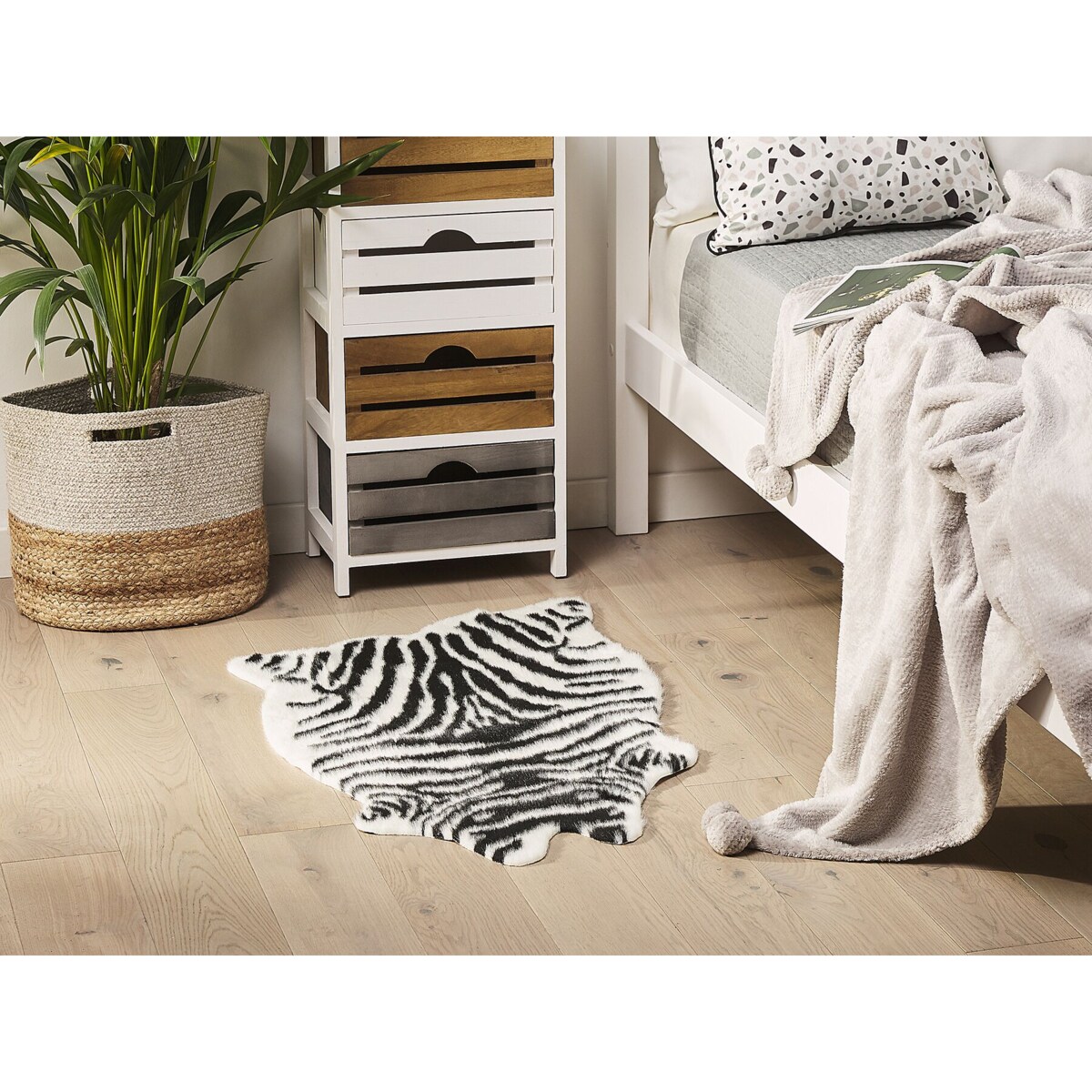 Dywan zebra czarny sztuczna sierść do salonu nowoczesny Nambung