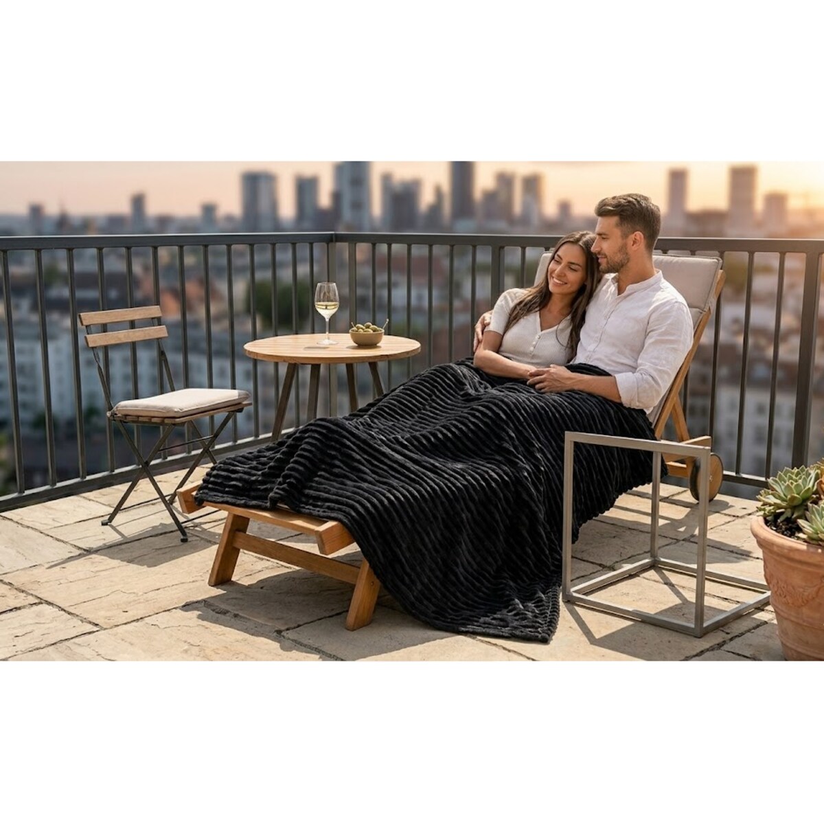 Koc Polarowy Fala 170X210 Czarny | home&you