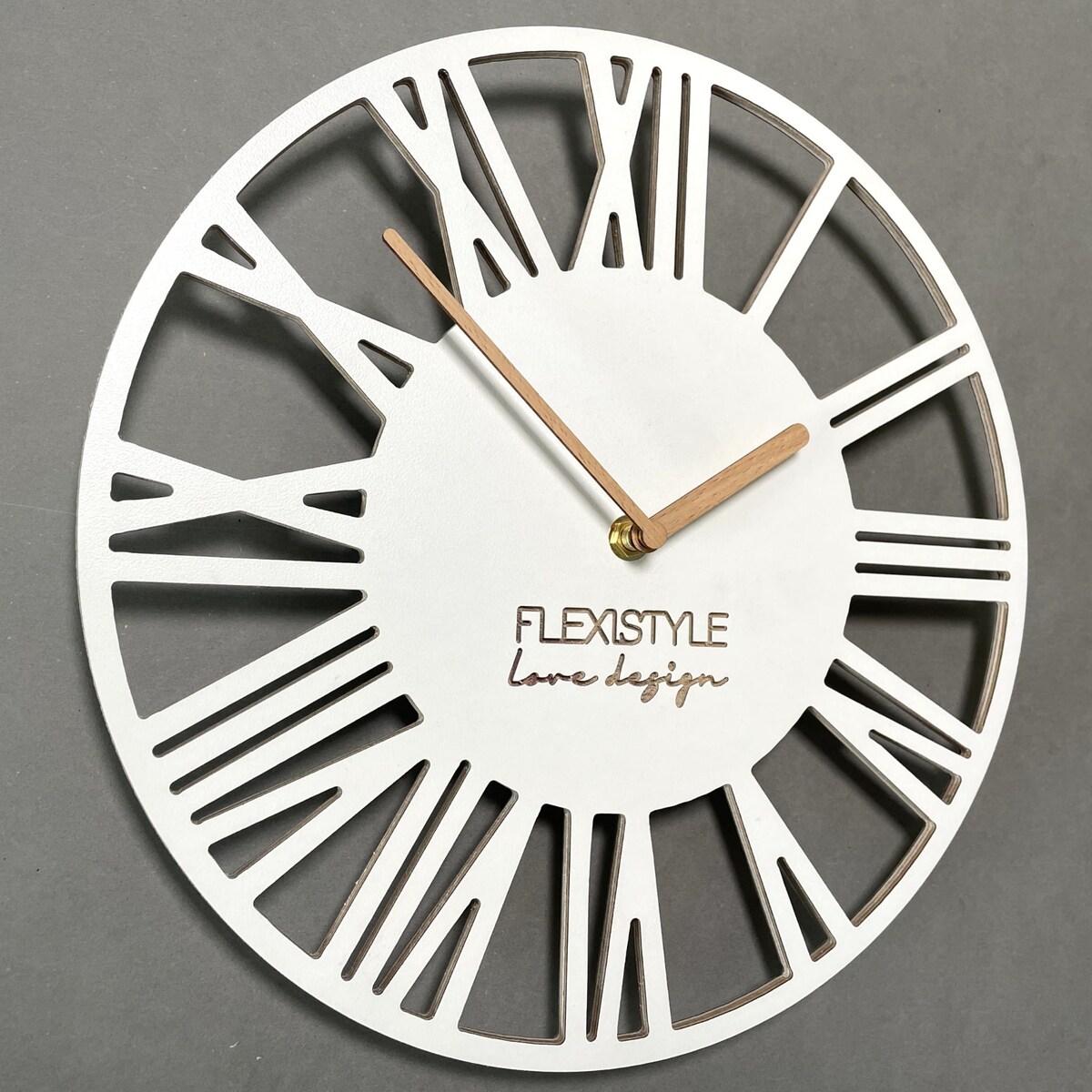 Biały zegar ścienny Loft Piccolo 30cm | home&you
