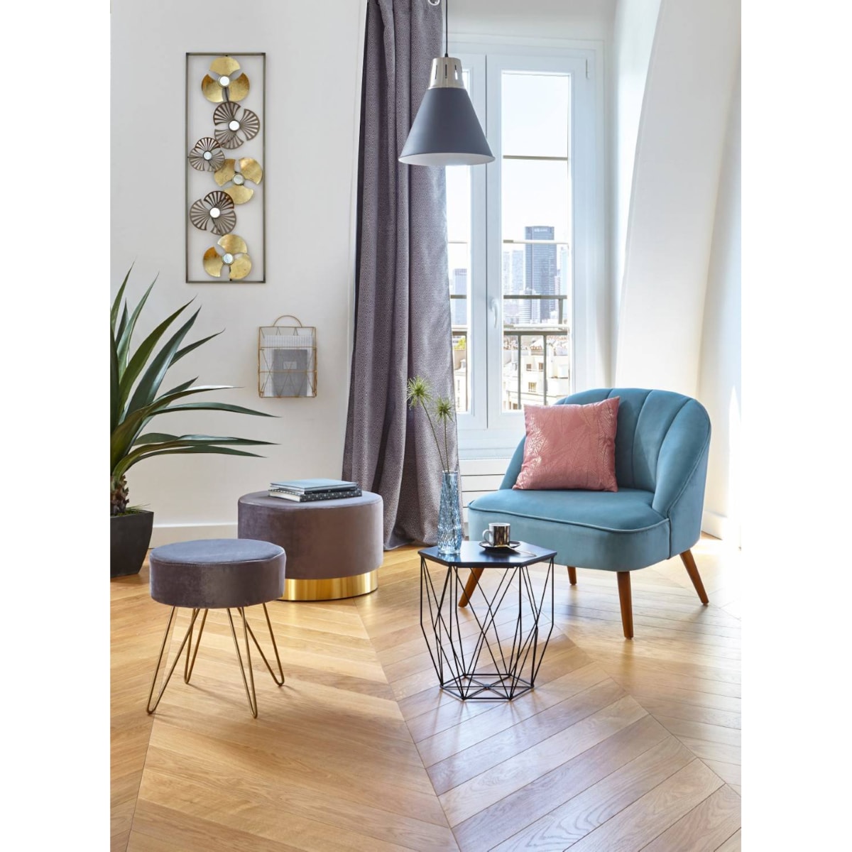 Fotel wypoczynkowy do salonu tapicerką, modne i wygodne krzesło | home&you